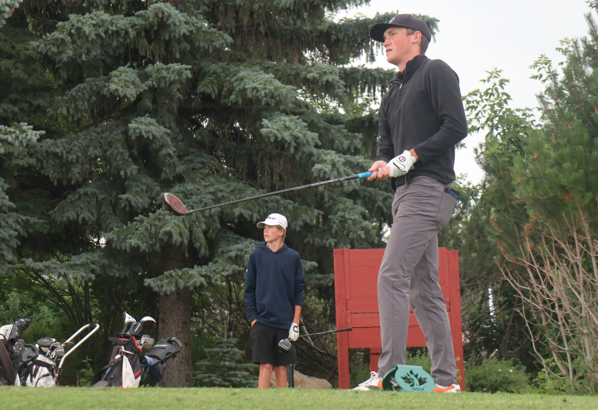 Crozier takes first round lead again; Obrigewitsch sets pace at men’s ...