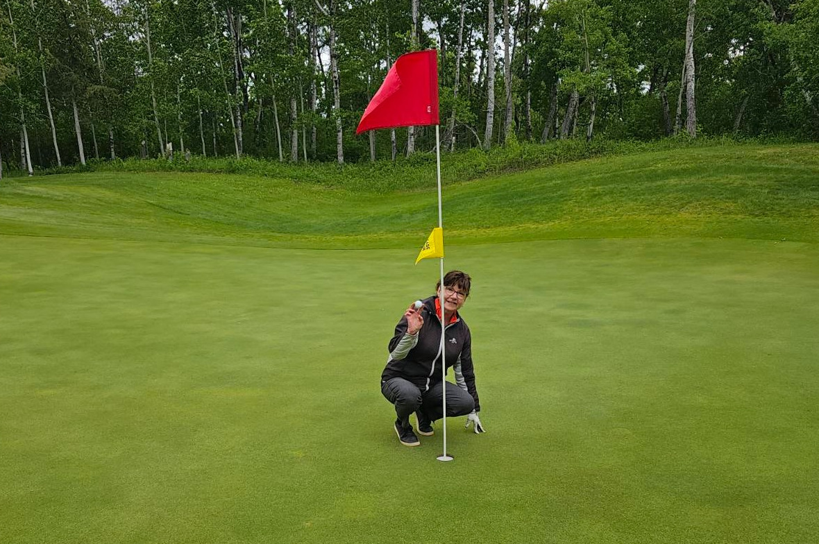 Hole-in-one nets Debbie Arnst 10K - Golf Saskatchewan